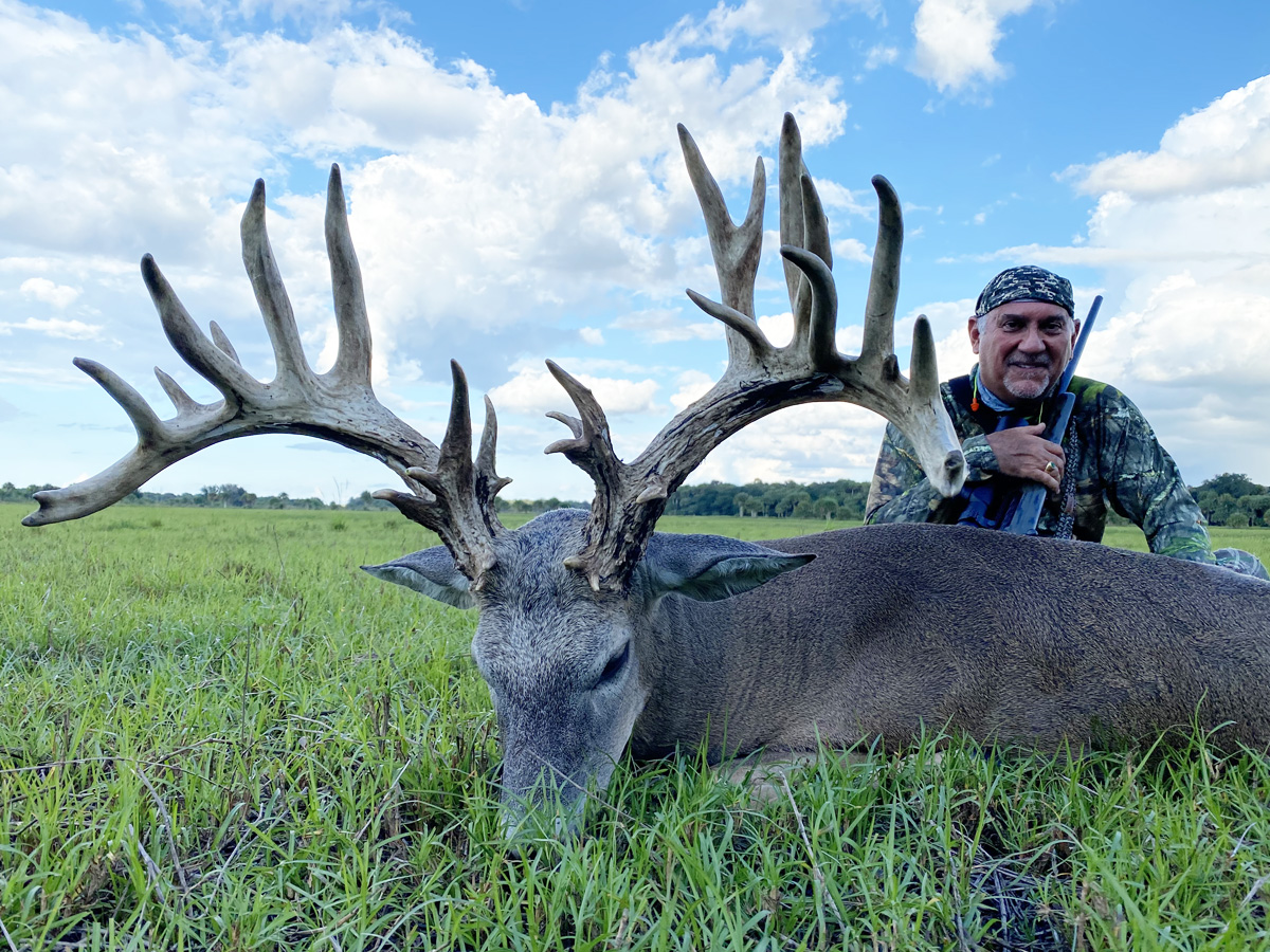 White Tailed Deer Hunting in Okeechobee, FL – White Tail Deer Hunts